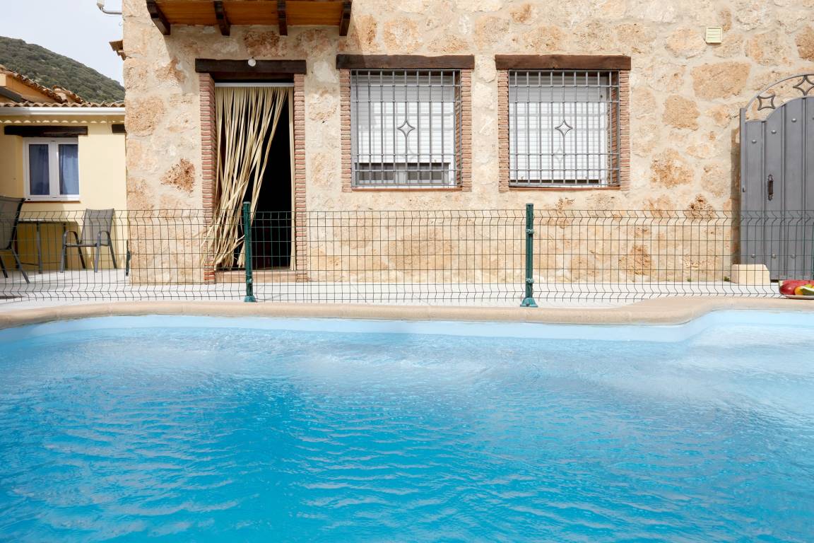 130 M² Casa ∙ 4 Habitaciones ∙ 8 Huéspedes - Huelma