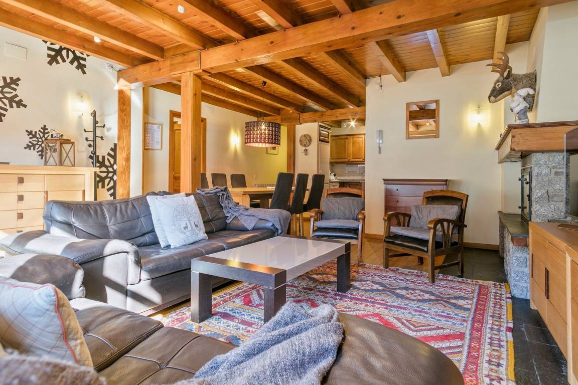 88 M² Apartamento ∙ 3 Habitaciones ∙ 7 Huéspedes - Salardú