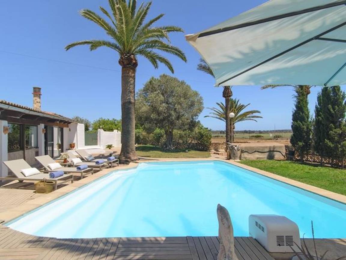 150 M² Villa ∙ 4 Bedrooms ∙ 8 Guests - Ses Salines