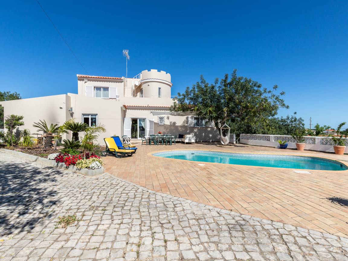 250 M² Villa ∙ 3 Bedrooms ∙ 11 Guests - Faro Airport (FAO)