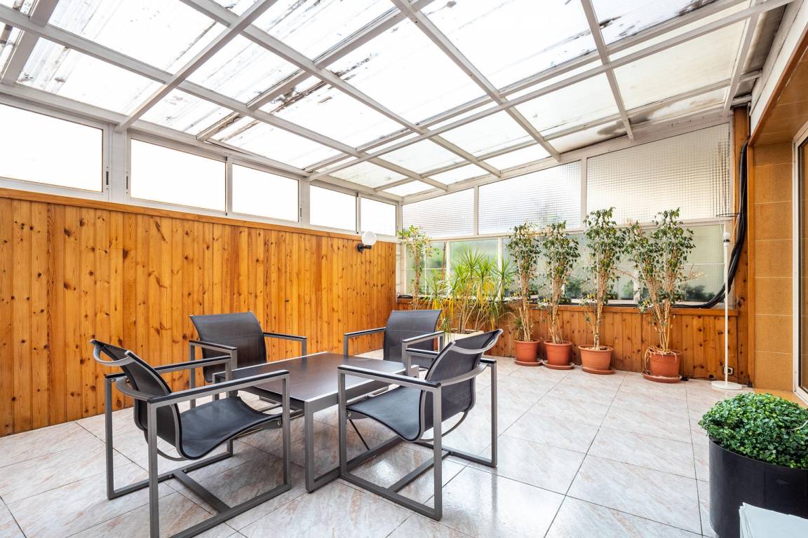 90 M² Apartamento ∙ 3 Habitaciones ∙ 5 Huéspedes - El Masnou