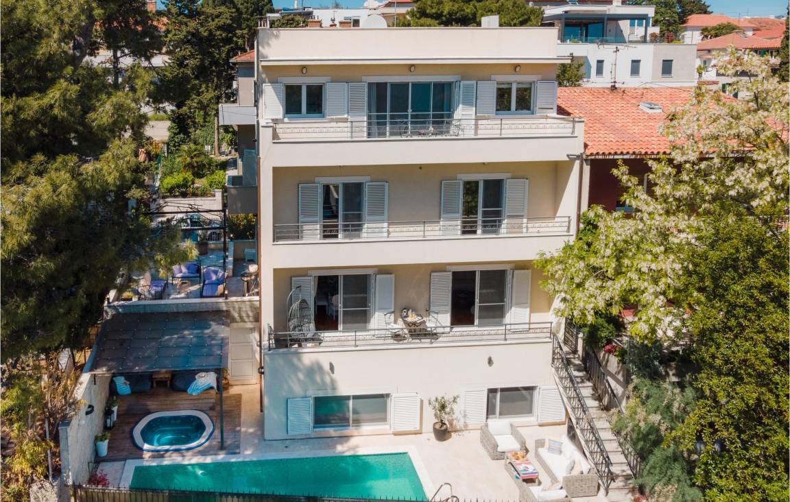 400 M² Maison De Vacances ∙ 5 Chambres ∙ 10 Personnes - Split