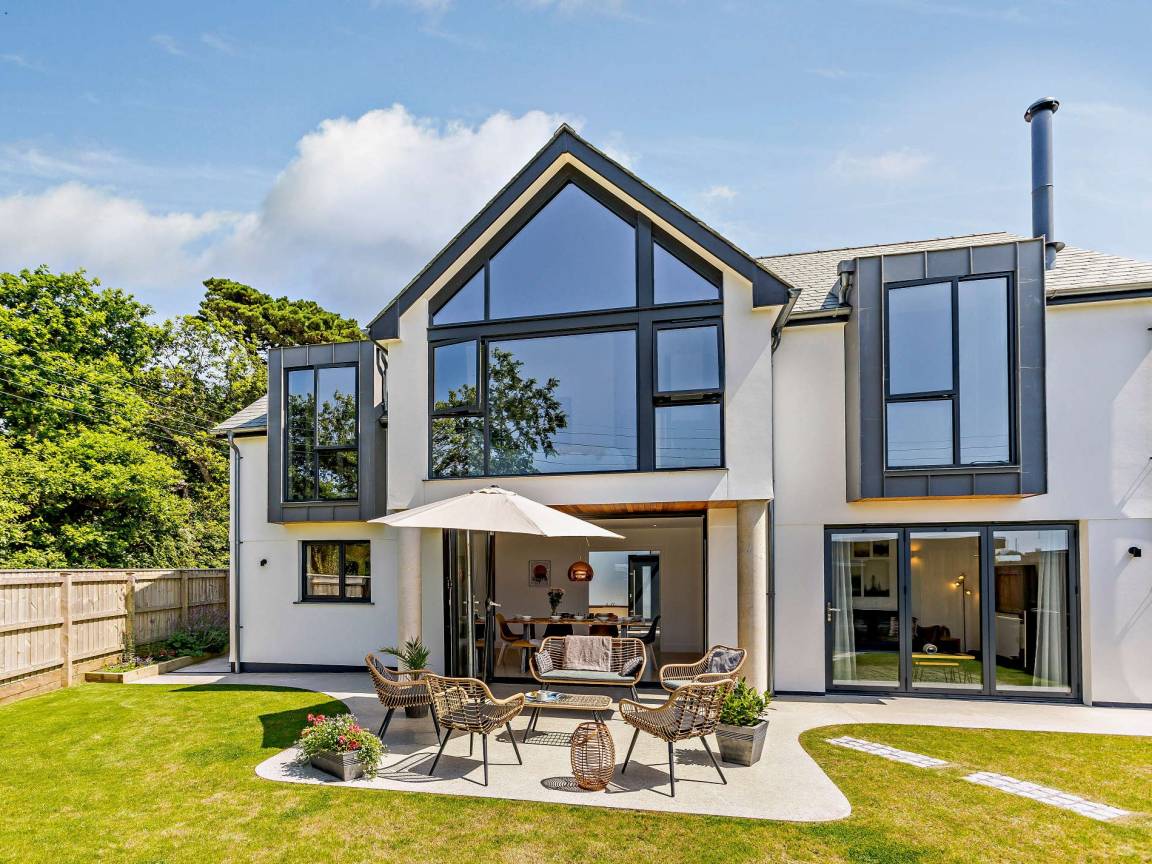 Cottage ∙ 4 Bedrooms ∙ 8 Guests - Stratton