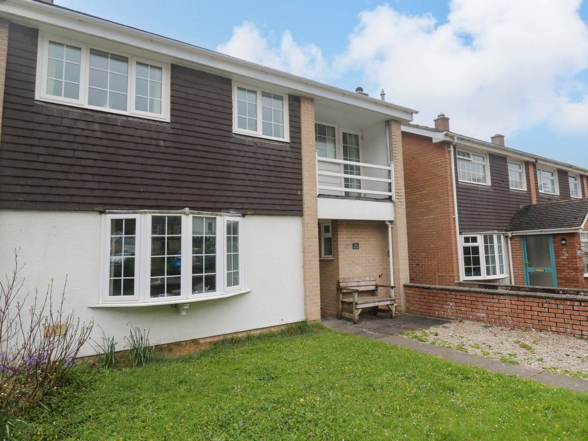 Cottage ∙ 4 Bedrooms ∙ 8 Guests - Troon