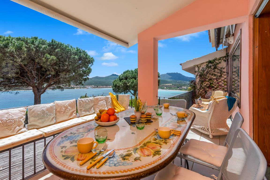 70 M² Huoneisto ∙ 3 Makuuhuonetta ∙ 5 Vierasta - Golfo Aranci
