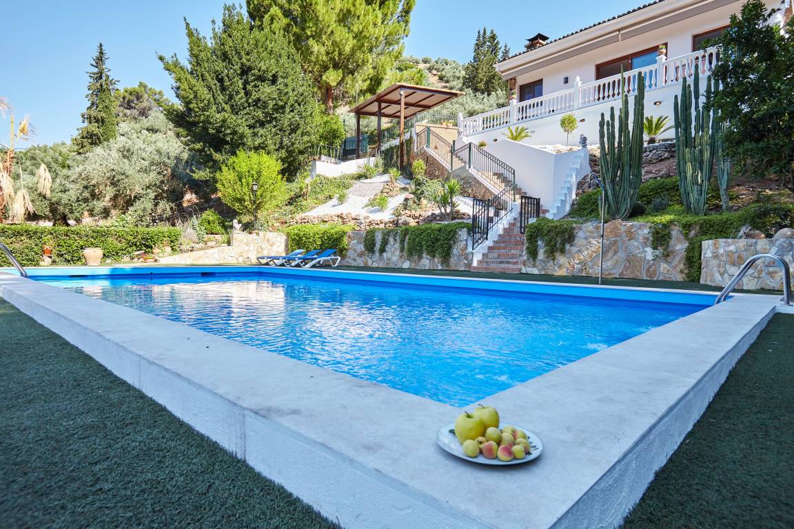 130 M² Chalet ∙ 8 Bedrooms ∙ 20 Guests - Beas de Segura