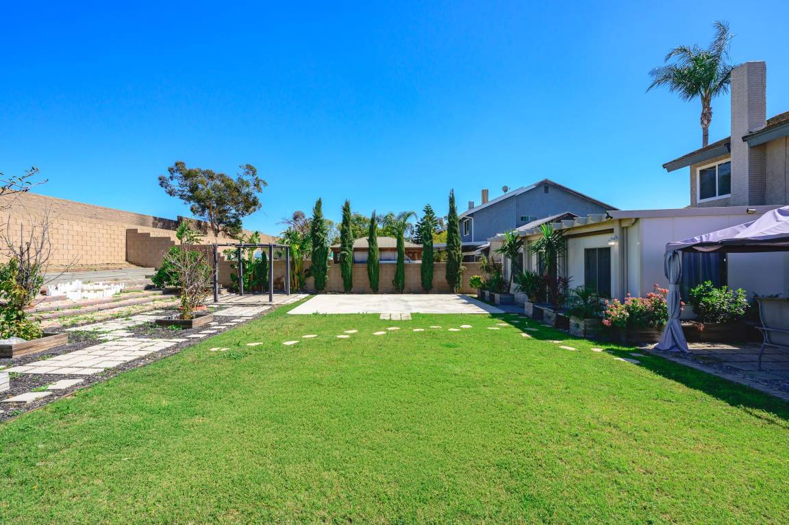 House ∙ 4 Bedrooms ∙ 8 Guests - Rancho Cucamonga, CA