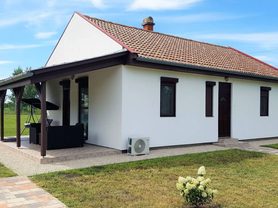 80 M² Ferienhaus ∙ 2 Schlafzimmer ∙ 4 Gäste - Balatonfenyves