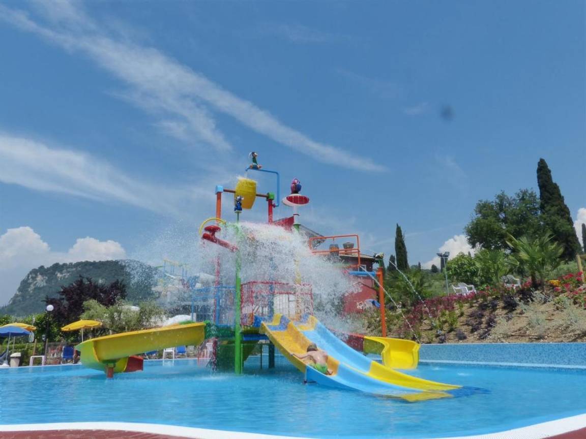 16 M² House ∙ 2 Bedrooms ∙ 4 Guests - Garda