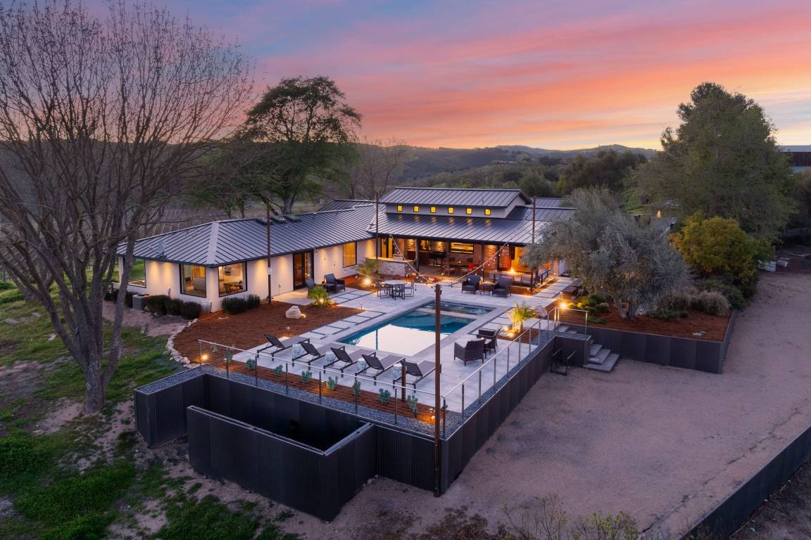 390 M² House ∙ 6 Bedrooms ∙ 16 Guests - Templeton, CA