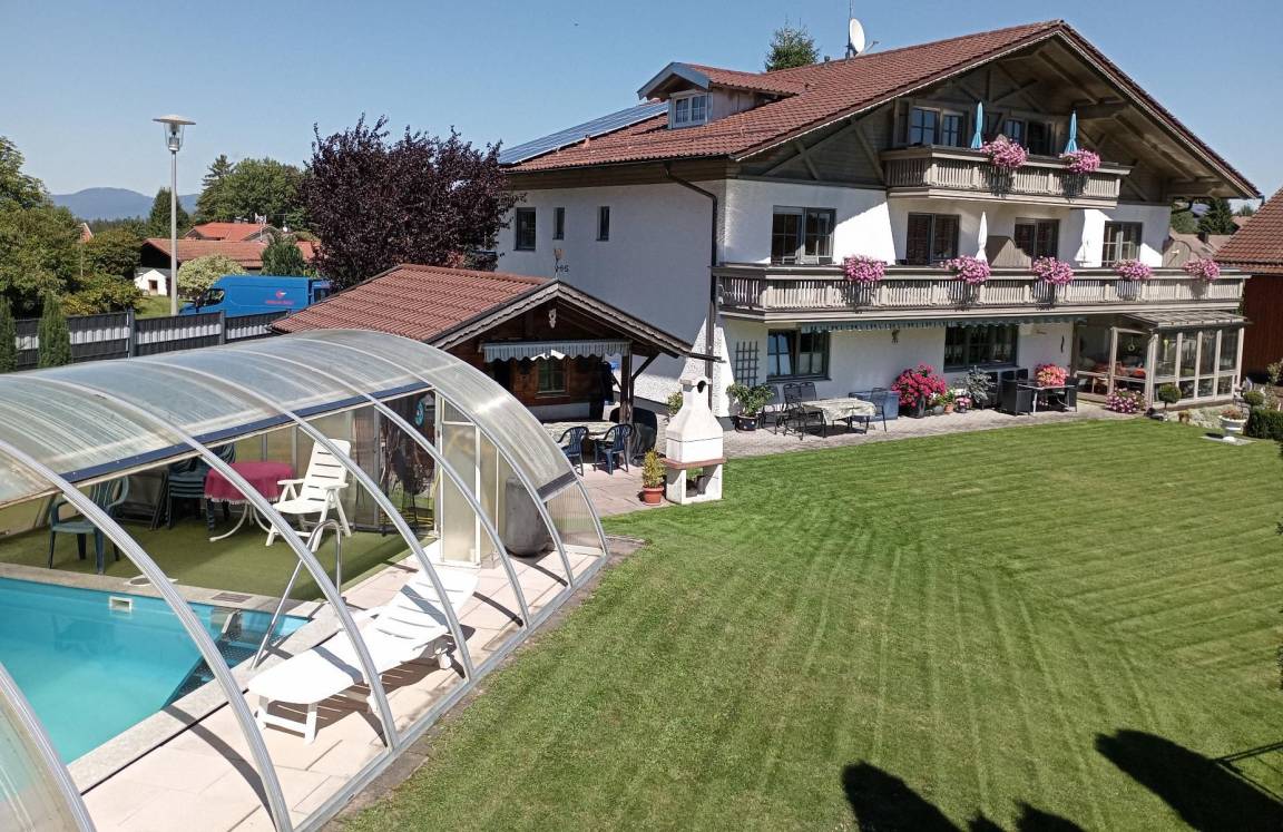 68 M² Ferienwohnung ∙ 1 Schlafzimmer ∙ 4 Gäste - Deggendorf