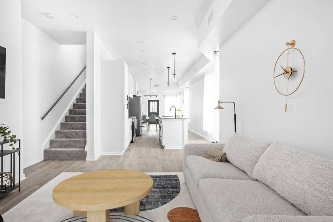 Apartment ∙ 3 Bedrooms ∙ 8 Guests - Indianapolis, IN