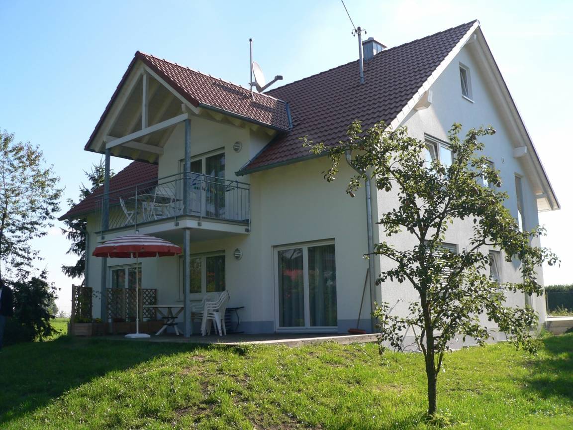 90 M² Ferienwohnung ∙ 2 Schlafzimmer ∙ 5 Gäste - Laichingen