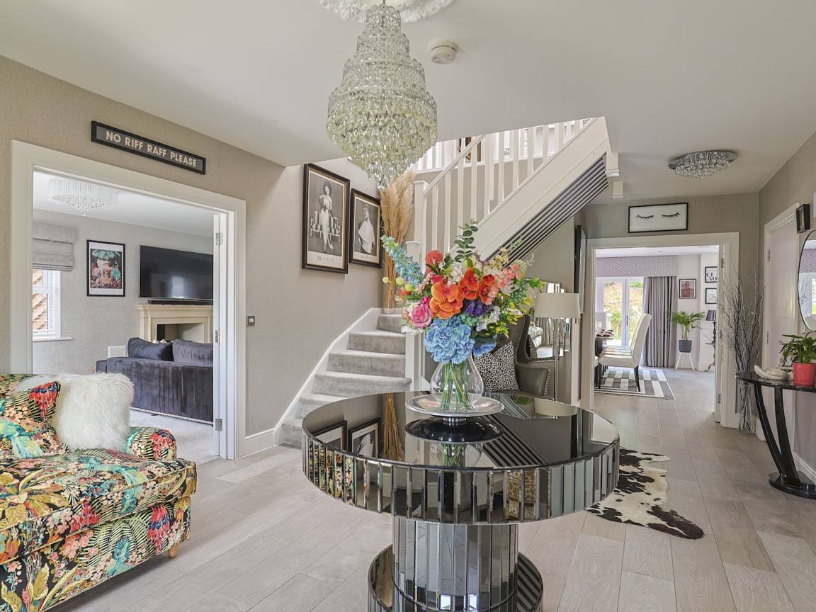 186 M² House ∙ 6 Bedrooms ∙ 12 Guests - Bracknell