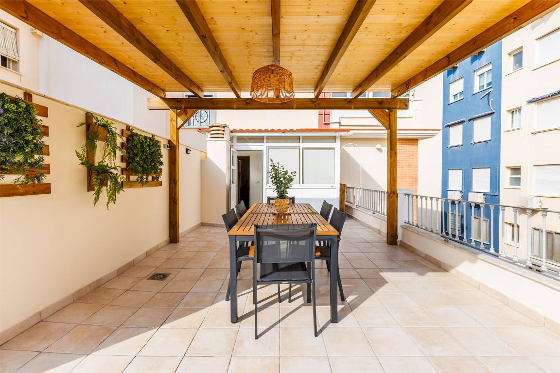 100 M² Apartamento ∙ 3 Habitaciones ∙ 5 Huéspedes - Torre del Mar