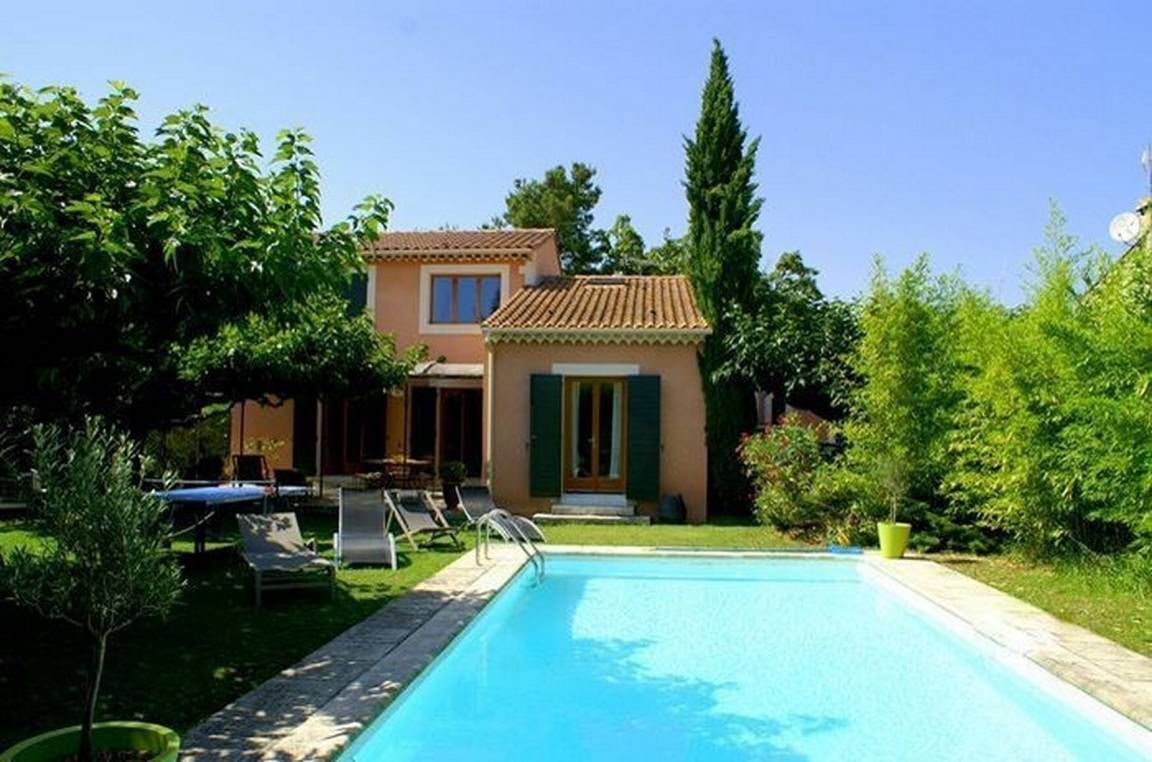 130 M² House ∙ 4 Bedrooms ∙ 8 Guests - Cavaillon