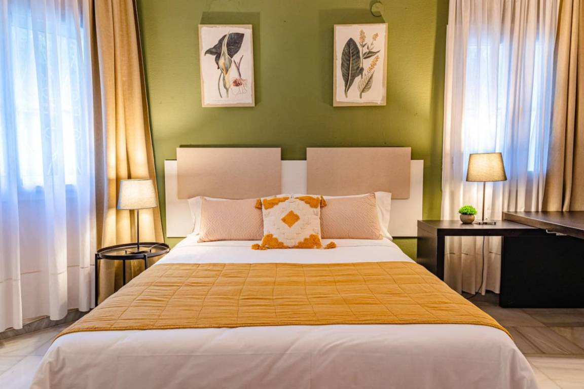 300 M² Ferienwohnung ∙ 6 Schlafzimmer ∙ 15 Gäste - Benahavís