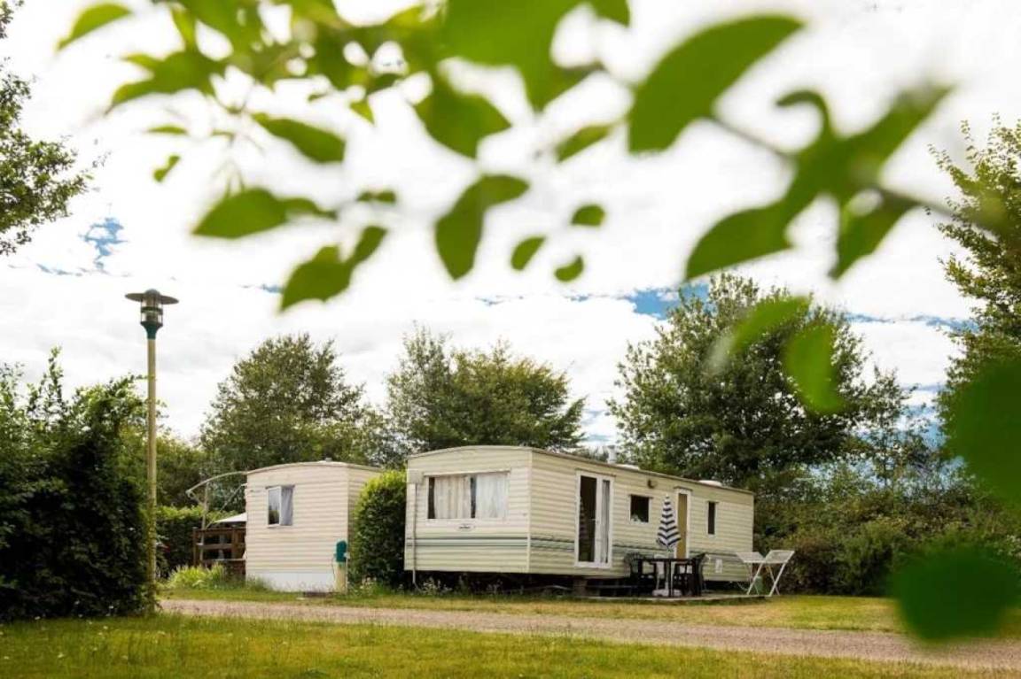 30 M² Camping ∙ 2 Chambres ∙ 4 Personnes - Charente