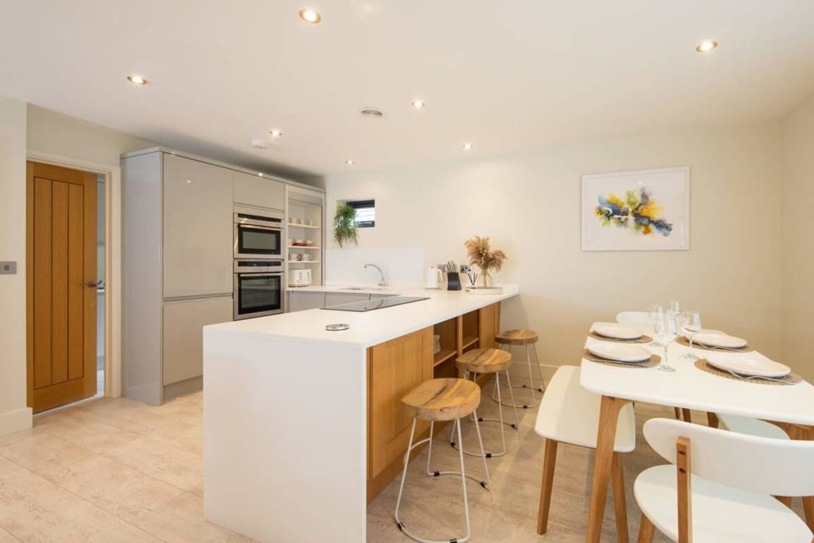 Studio Flat ∙ 3 Bedrooms ∙ 8 Guests - West Wittering