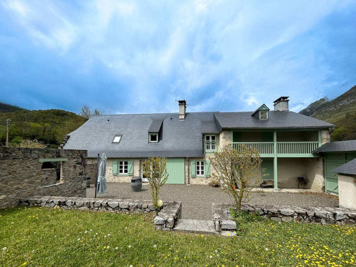 200 M² Mökki ∙ 4 Makuuhuonetta ∙ 8 Vierasta - Bagnères-de-Bigorre