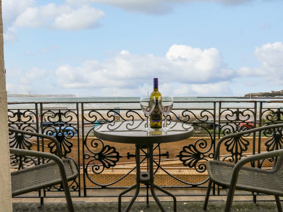 Cottage ∙ 2 Bedrooms ∙ 4 Guests - Weymouth