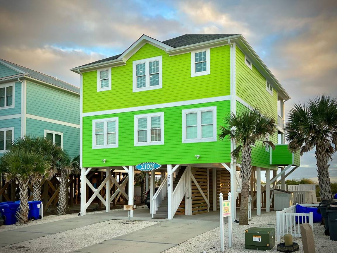 House ∙ 5 Bedrooms ∙ 12 Guests - Oak Island, NC