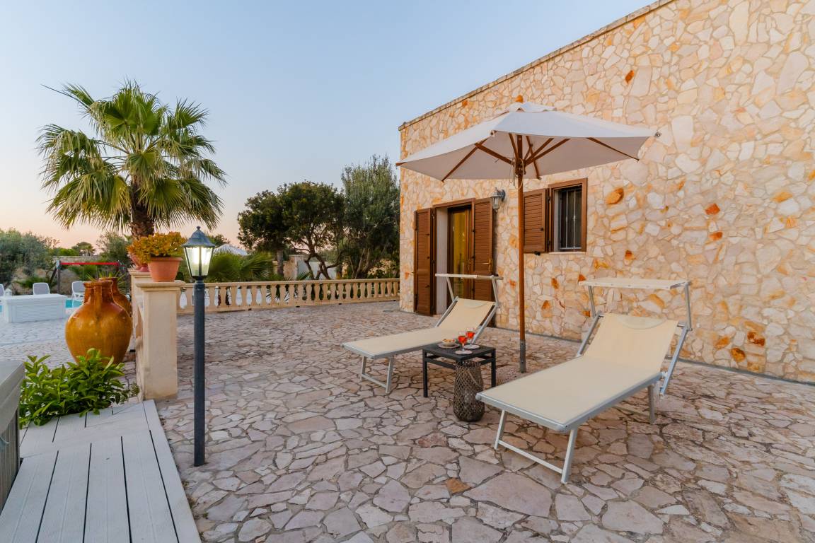 200 M² Villa ∙ 6 Slaapkamers ∙ 15 Gasten - Parabita