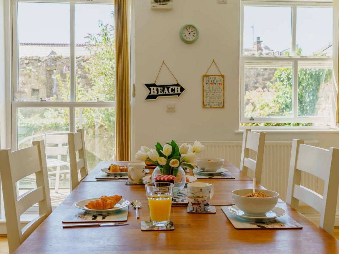 Cottage ∙ 2 Bedrooms ∙ 4 Guests - Tenby