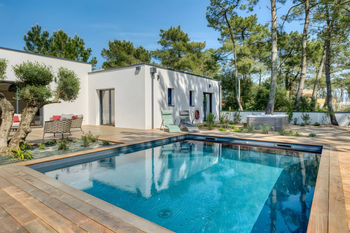 180 M² Villa ∙ 5 Chambres ∙ 10 Personnes - Grues