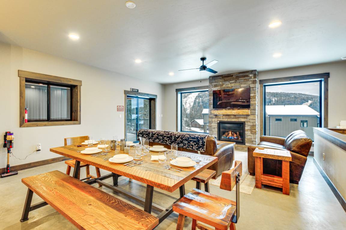 195 M² Apartment ∙ 3 Bedrooms ∙ 9 Guests - Lake Ponderay, Ponderay