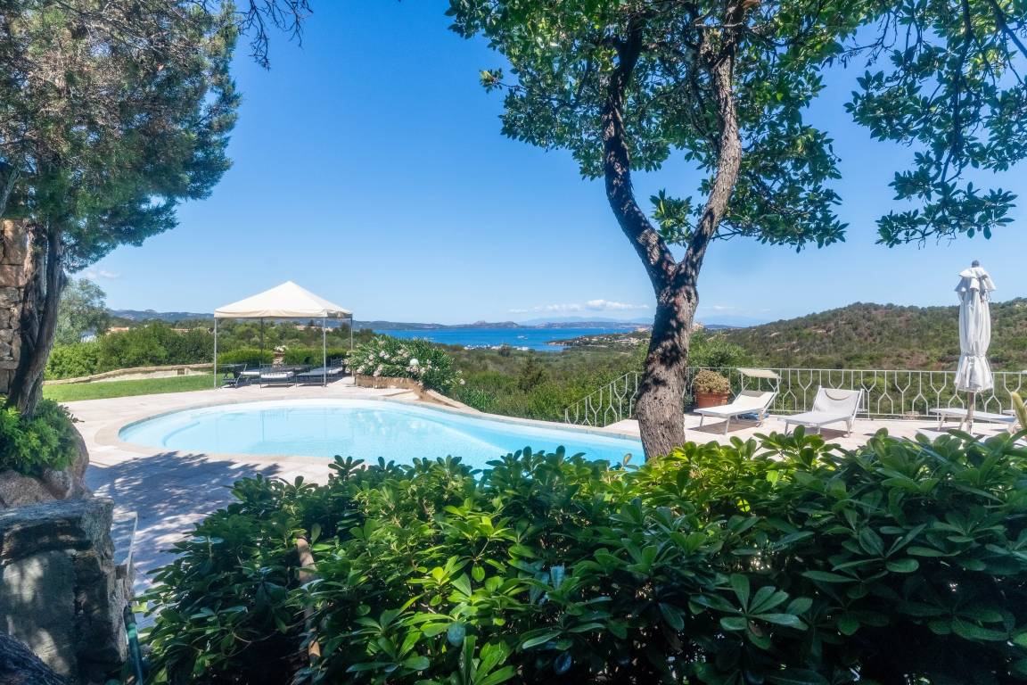 200 M² Villa ∙ 5 Chambres ∙ 12 Personnes - Arzachena