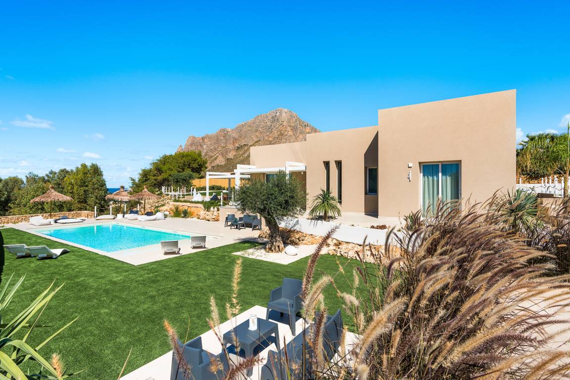 240 M² Villa ∙ 4 Slaapkamers ∙ 10 Gasten - Custonaci