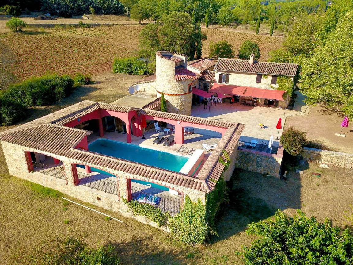 250 M² Apartment ∙ 1 Bedroom ∙ 10 Guests - Brignoles