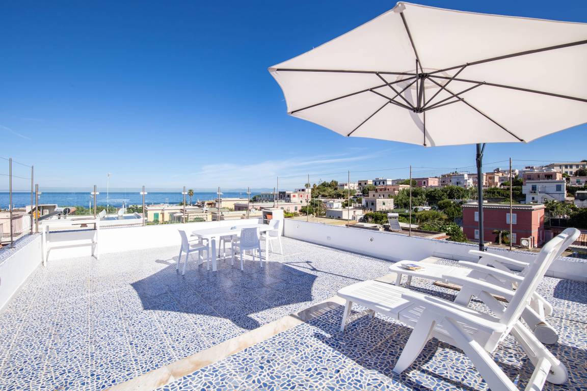 90 M² Apartment ∙ 2 Bedrooms ∙ 5 Guests - Procida