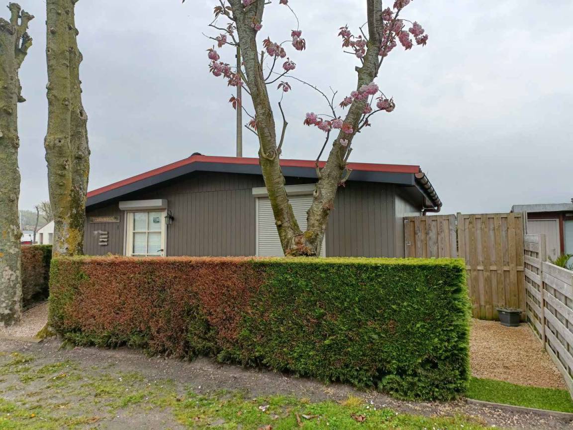 50 M² Chalet ∙ 2 Bedrooms ∙ 5 Guests - Koekelare