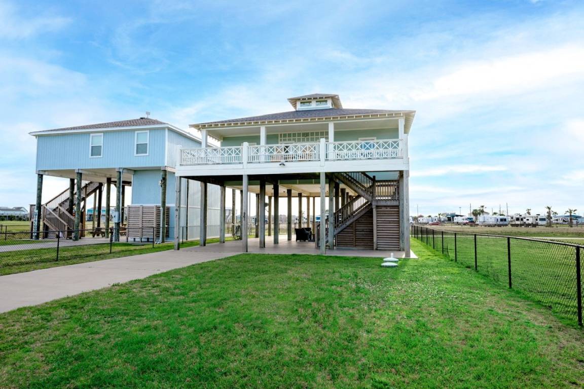 127 M² House ∙ 3 Bedrooms ∙ 9 Guests - Crystal Beach, TX