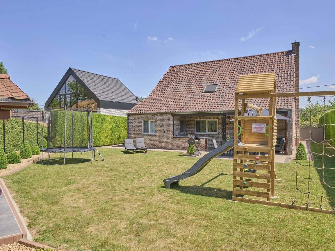 232 M² Ferienhaus ∙ 4 Schlafzimmer ∙ 8 Gäste - Tongern