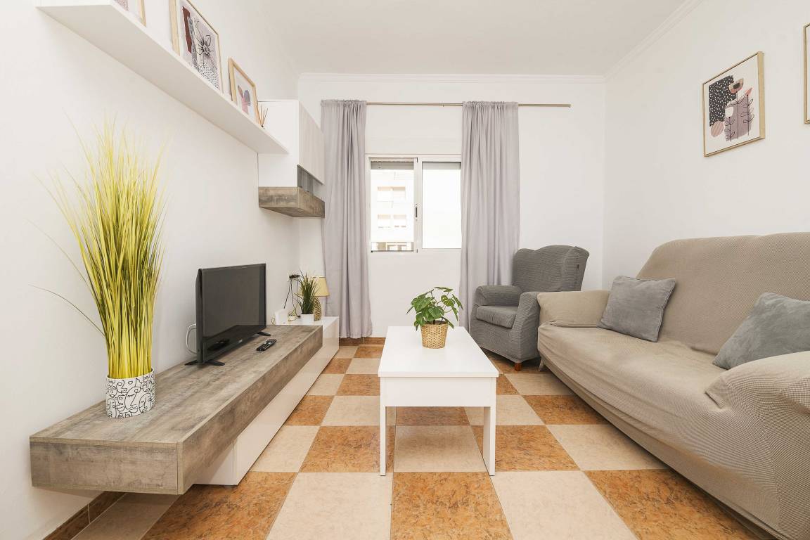 79 M² Apartamento ∙ 3 Habitaciones ∙ 5 Huéspedes - Cádiz