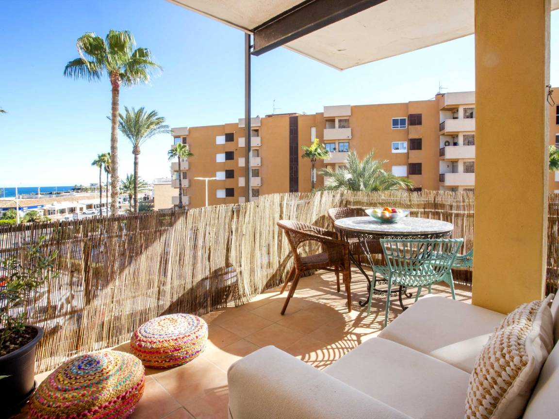 100 M² Apartamento ∙ 2 Habitaciones ∙ 4 Huéspedes - Jávea