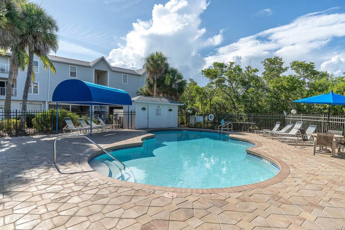 97 M² House ∙ 2 Bedrooms ∙ 6 Guests - Holmes Beach, FL