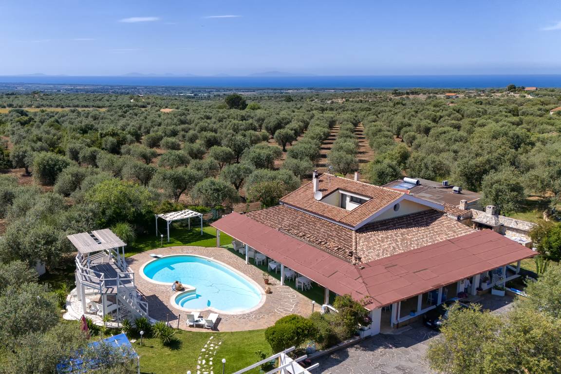 300 M² Villa ∙ 4 Chambres ∙ 10 Personnes - Sassari