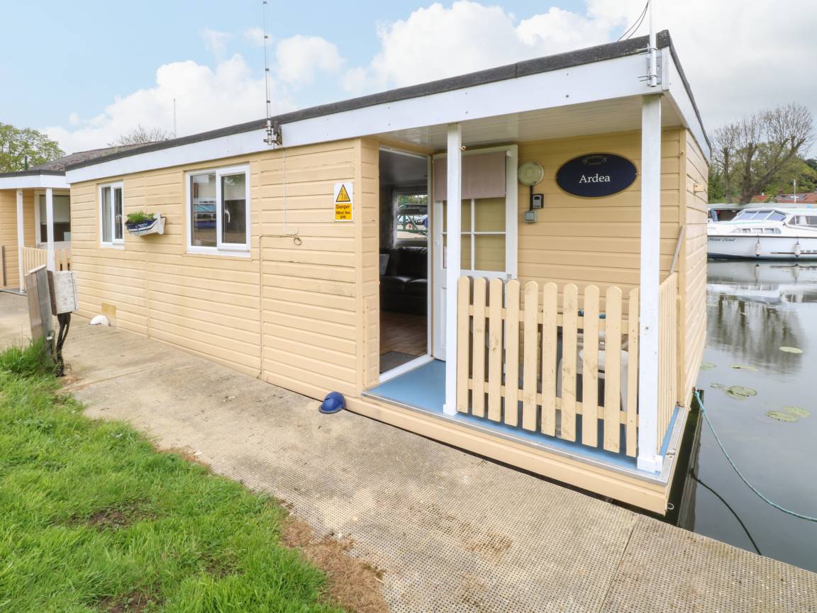 Cottage ∙ 2 Bedrooms ∙ 4 Guests - Wroxham