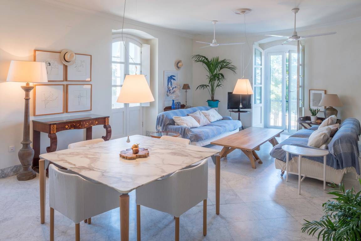 110 M² Apartamento ∙ 2 Habitaciones ∙ 4 Huéspedes - Cádiz