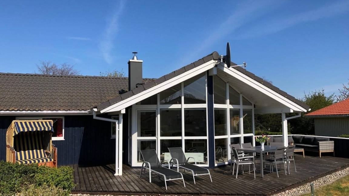 85 M² Ferienhaus ∙ 4 Schlafzimmer ∙ 8 Gäste - Neustadt in Holstein