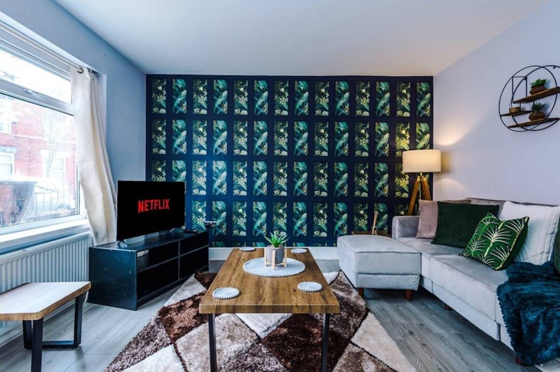 100 M² House ∙ 3 Bedrooms ∙ 5 Guests - Manchester