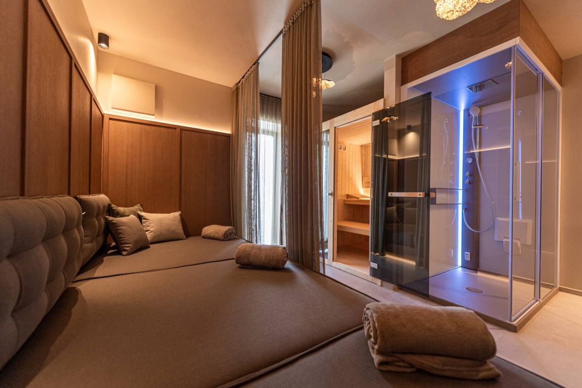 75 M² Ferienwohnung ∙ 2 Schlafzimmer ∙ 5 Gäste - Feldthurns