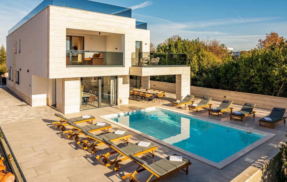 310 M² Ferienhaus ∙ 5 Schlafzimmer ∙ 10 Gäste - Vrsi