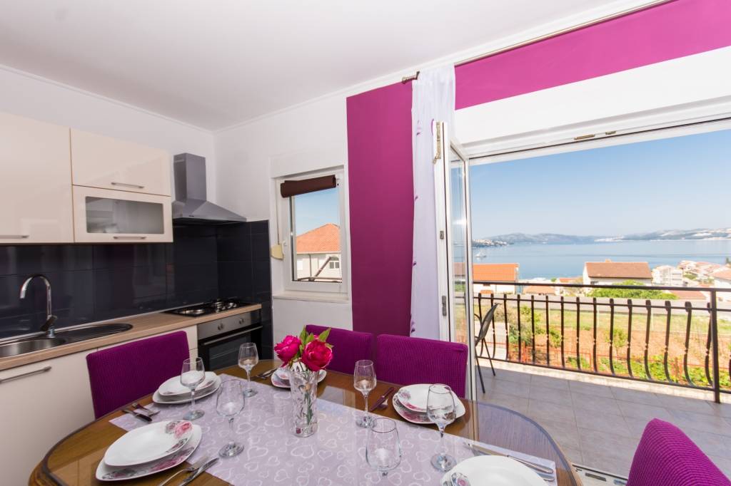 100 M² Ferienwohnung ∙ 3 Schlafzimmer ∙ 8 Gäste - Trogir