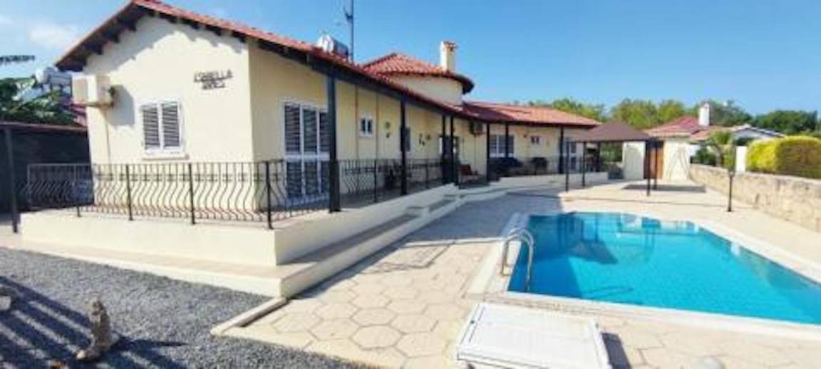 125 M² Villa ∙ 3 Bedrooms ∙ 6 Guests - Cyprus