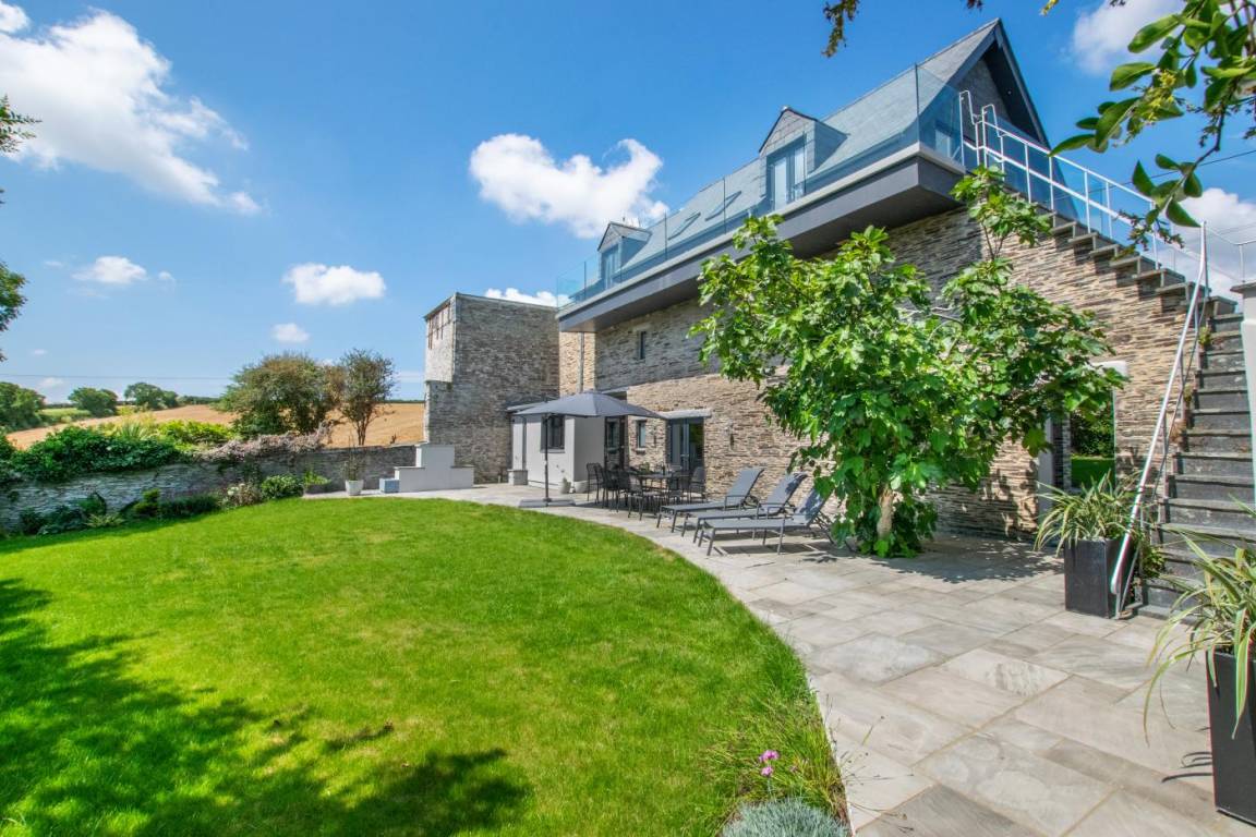 Cottage ∙ 5 Bedrooms ∙ 10 Guests - Padstow